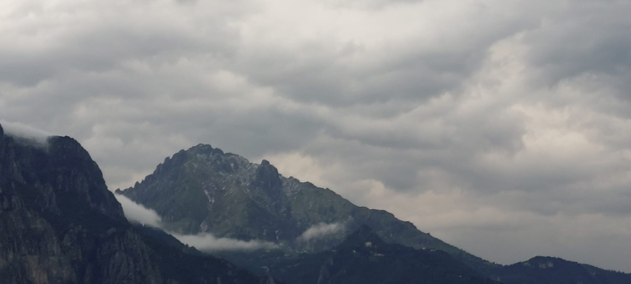 Grignetta "imbiancata" da una maxi grandinata - Prima Lecco